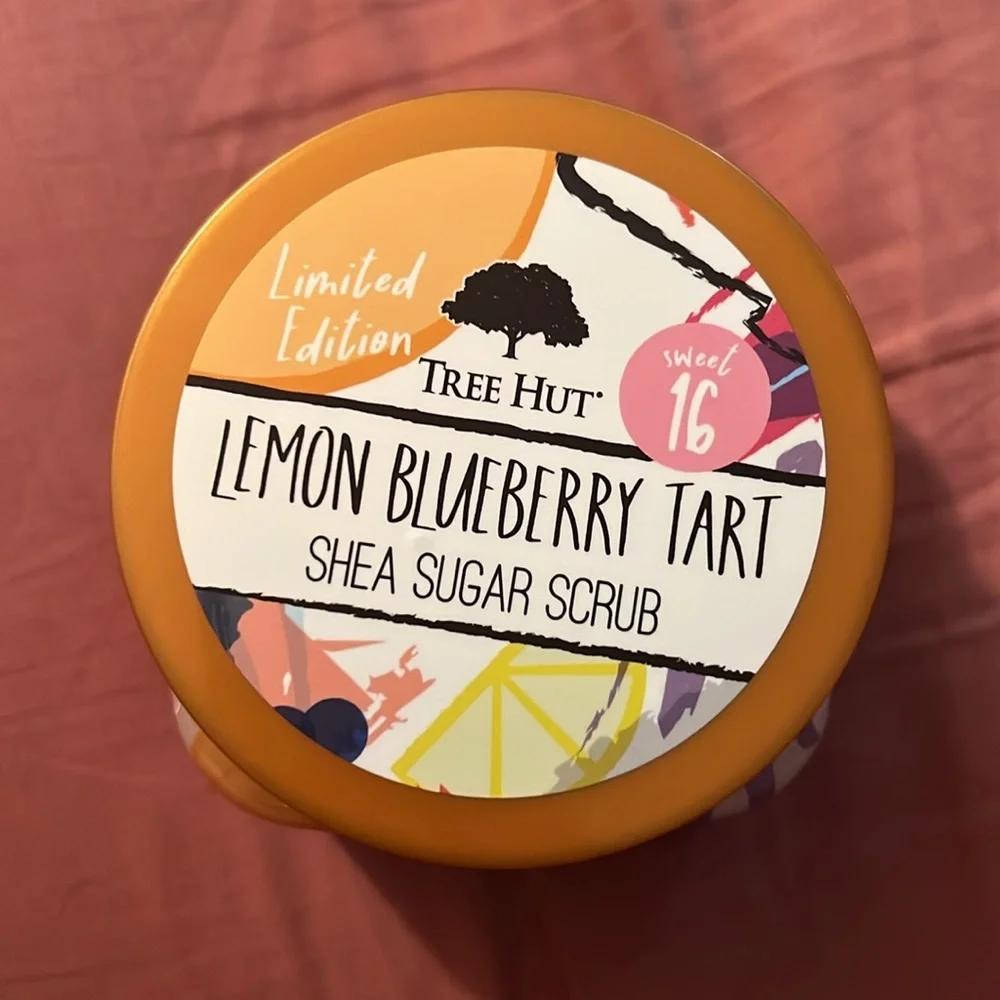 tree hut | Bath & Body | Limited Edition Lemon Blueberry Tart Scrub ...